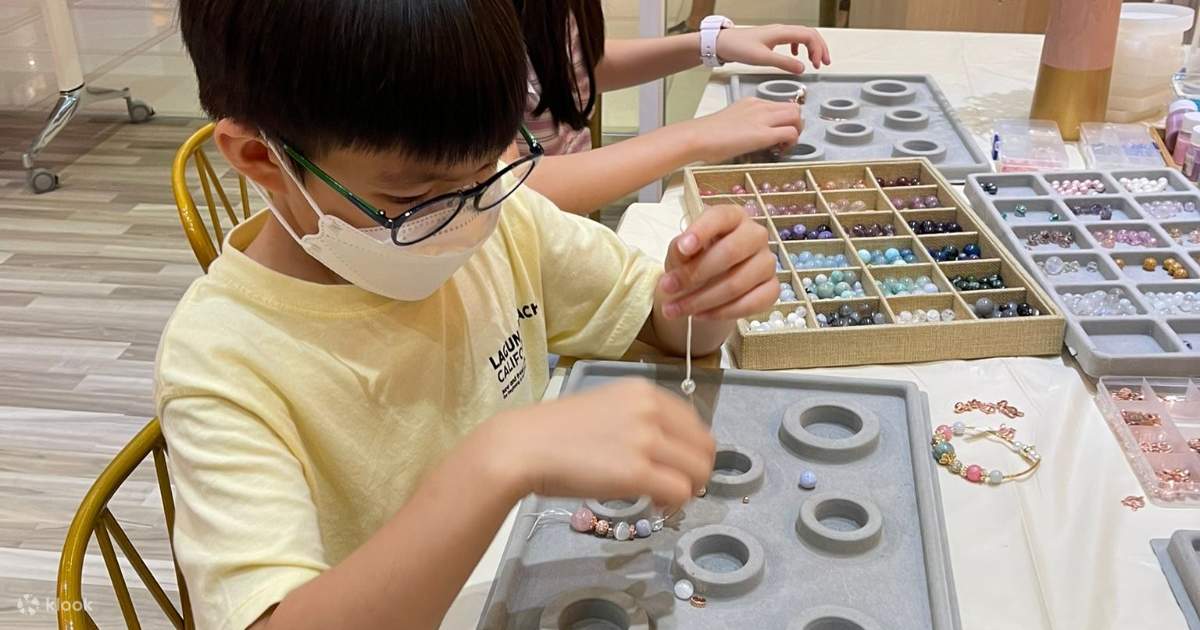 Gemstone Bracelet Workshop @ Orchard Gateway