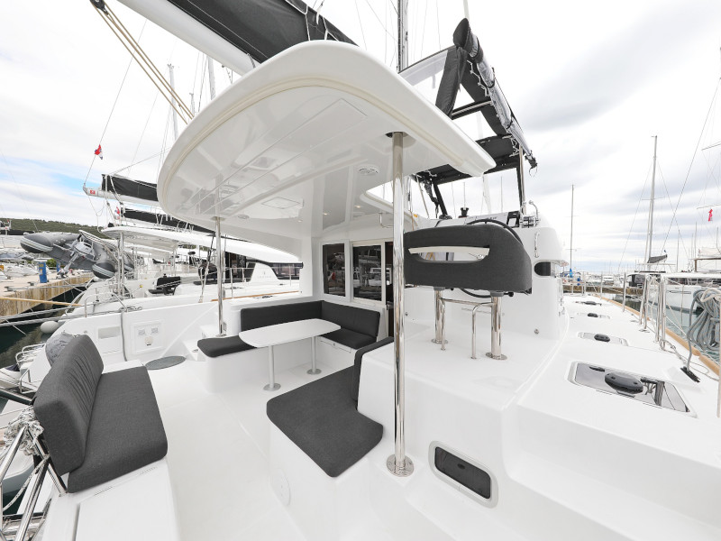 Premium Yacht Charter Rental Singapore - Zen Sea 2 by ...